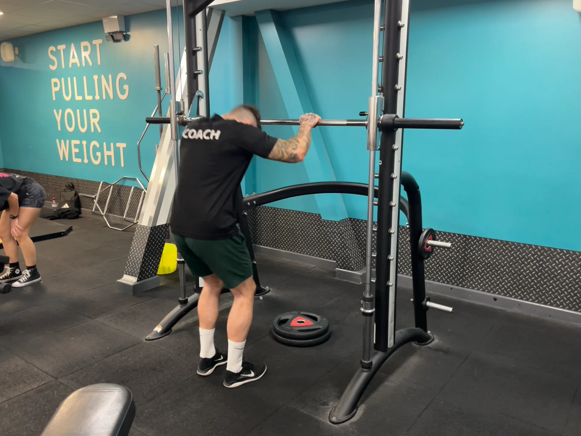 Smith Machine Deficit Reverse Lunges on Vimeo