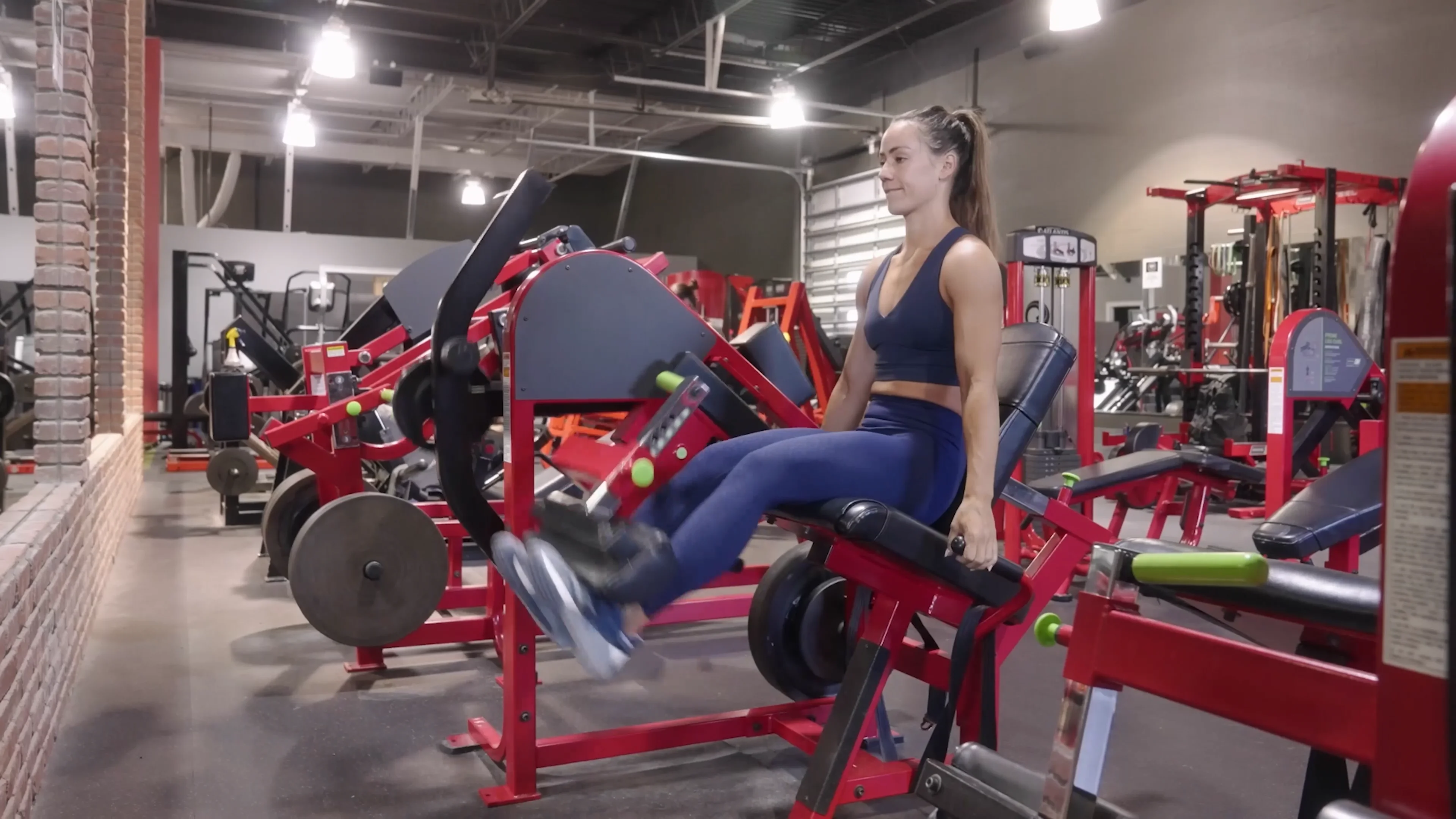 3- double contraction leg extension machine- on Vimeo