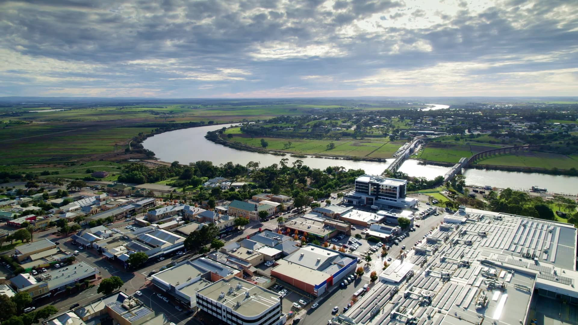 Bridgeport Hotel - Murray Bridge SA on Vimeo