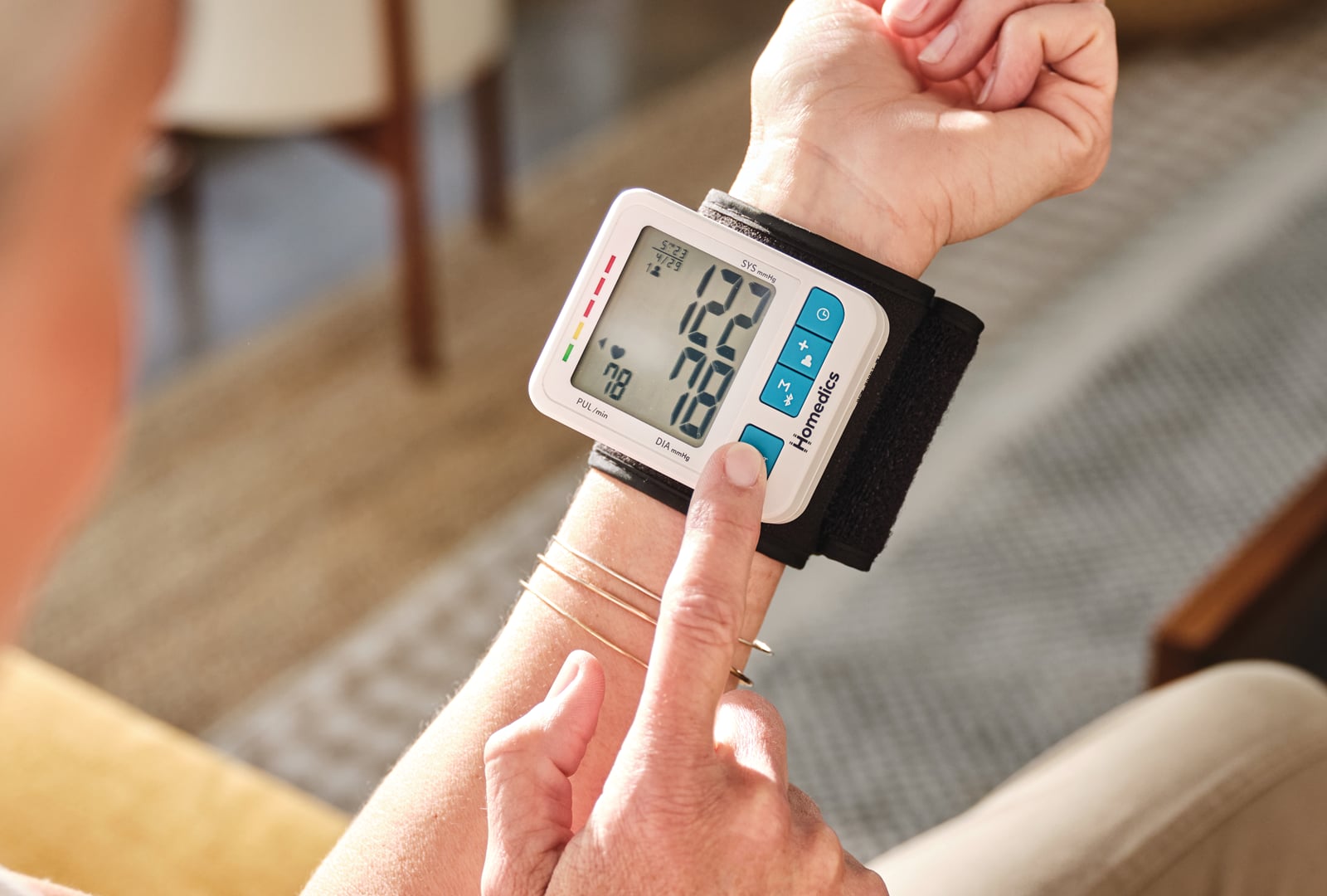 BPW-800BT-WT-EXIT14-Walmart-Wrist_Cuff_700_series-09-21-22 on Vimeo