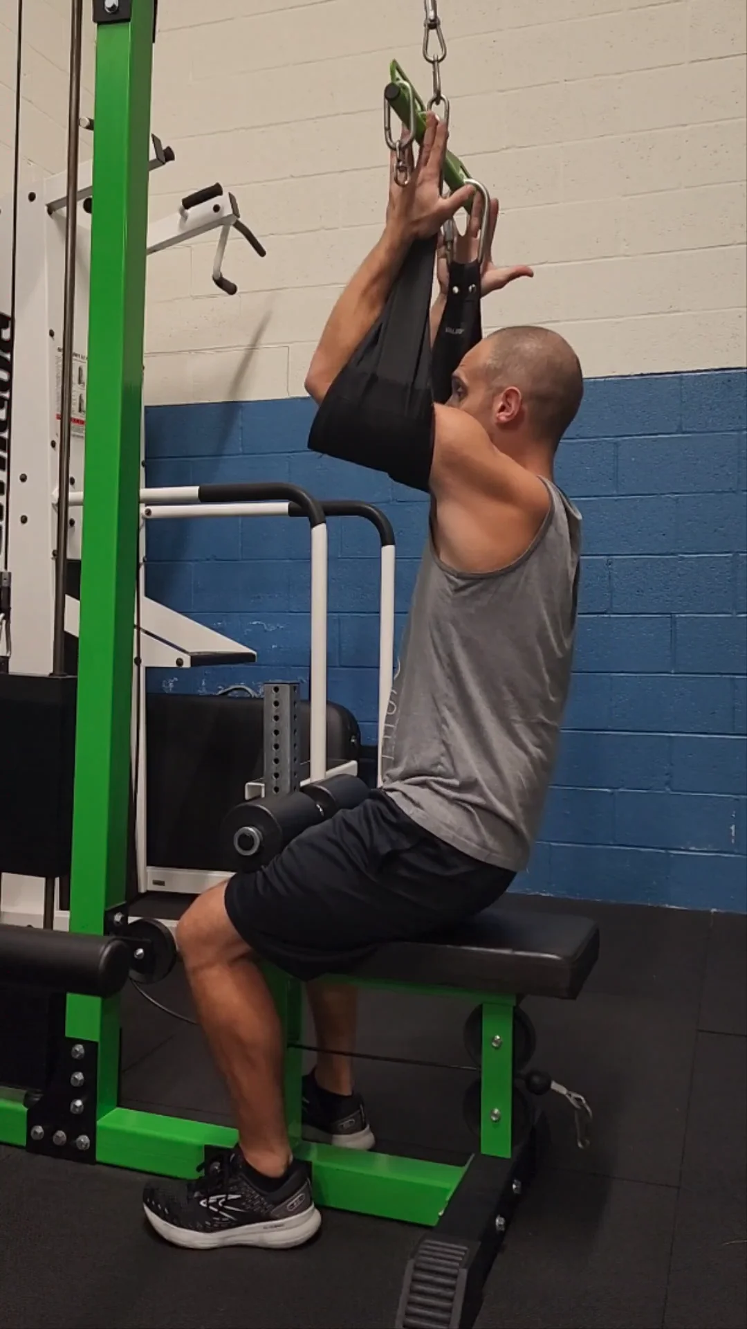 Overhead Cable Crunch on Vimeo