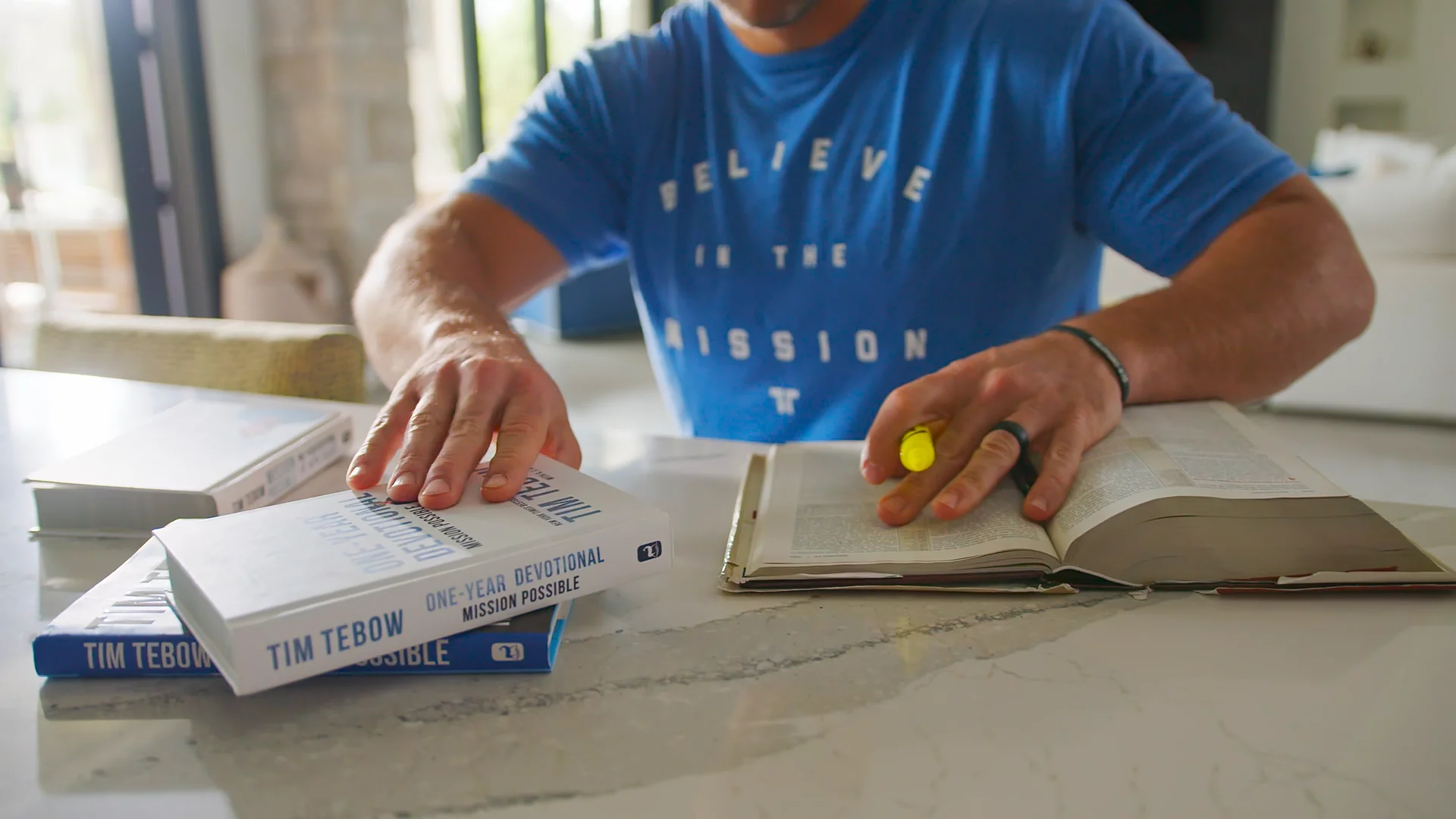 Book Trailer: MISSION POSSIBLE ONE-YEAR DEVOTIONAL by Tim Tebow on Vimeo