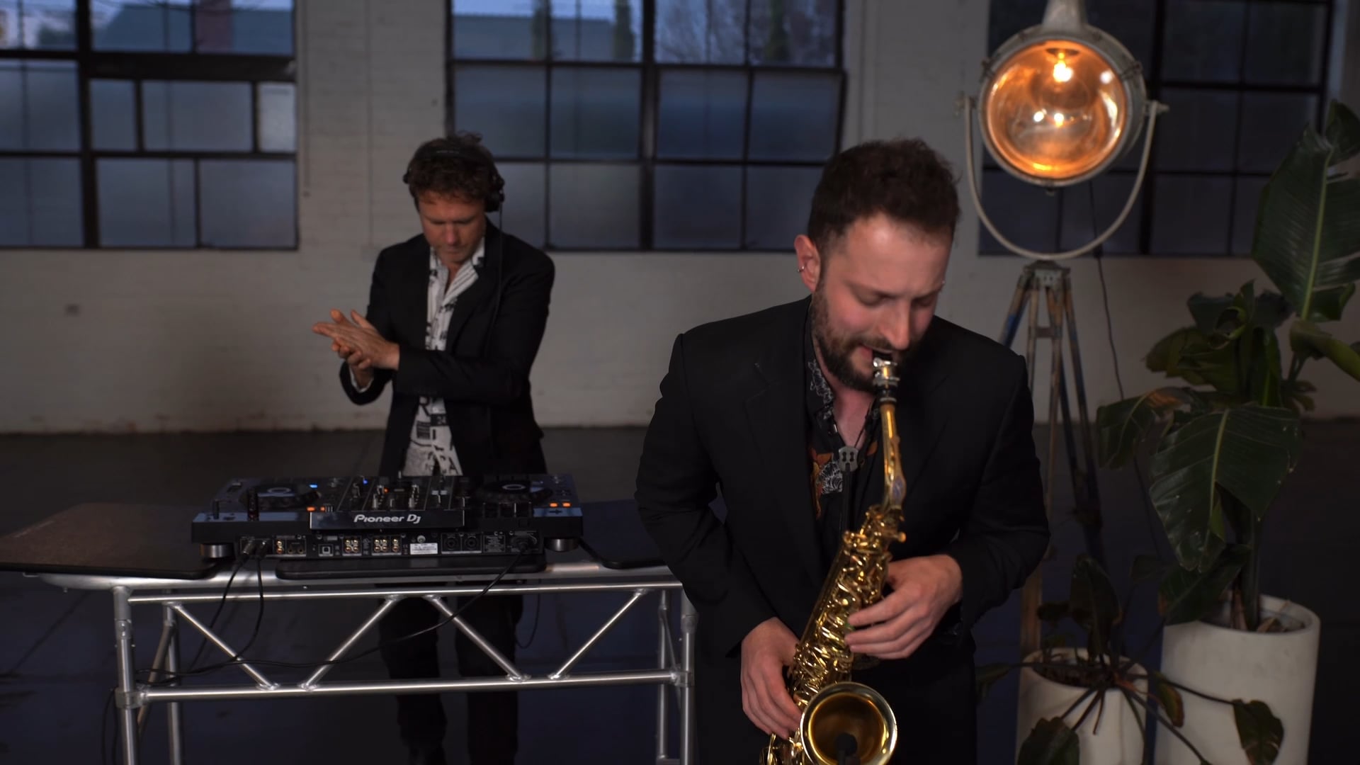 Rob (sax) on Vimeo
