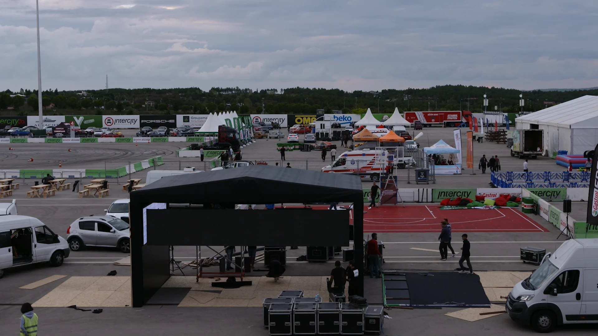 CASTROL_INTECITY_EVENT_VWEEKEND_REVIZE 2.2- on Vimeo