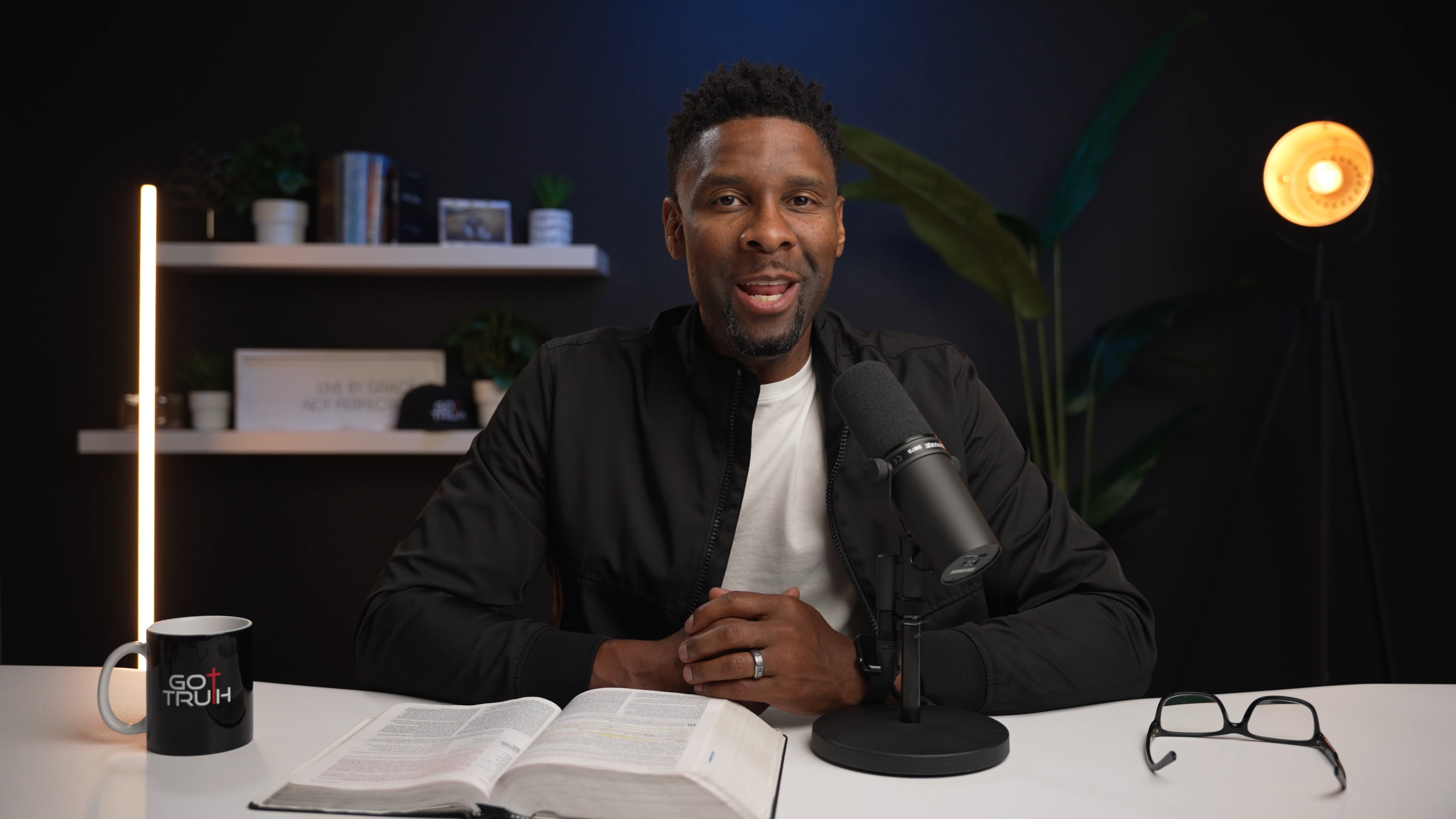 LEC Logos Promo.mp4 on Vimeo