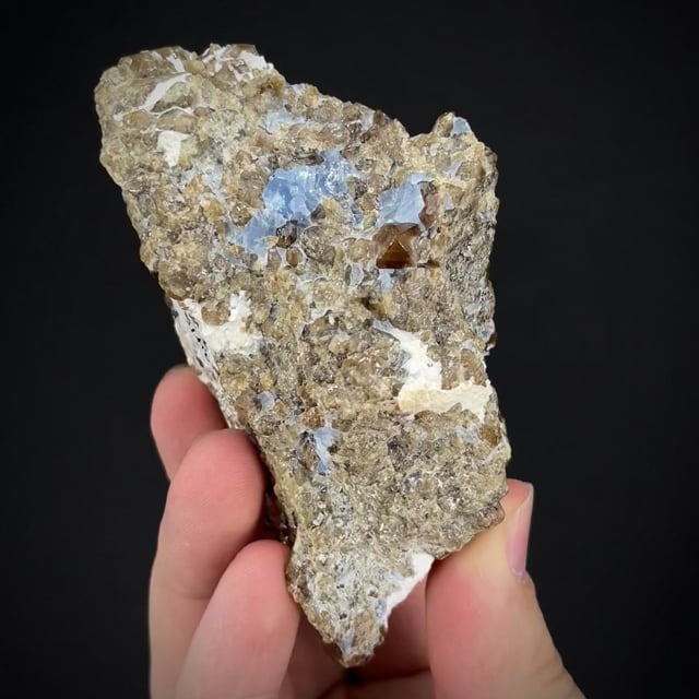 Vesuvianite, Ellestadite, Tobermorite (fl), and Calcite | Crestmore ...