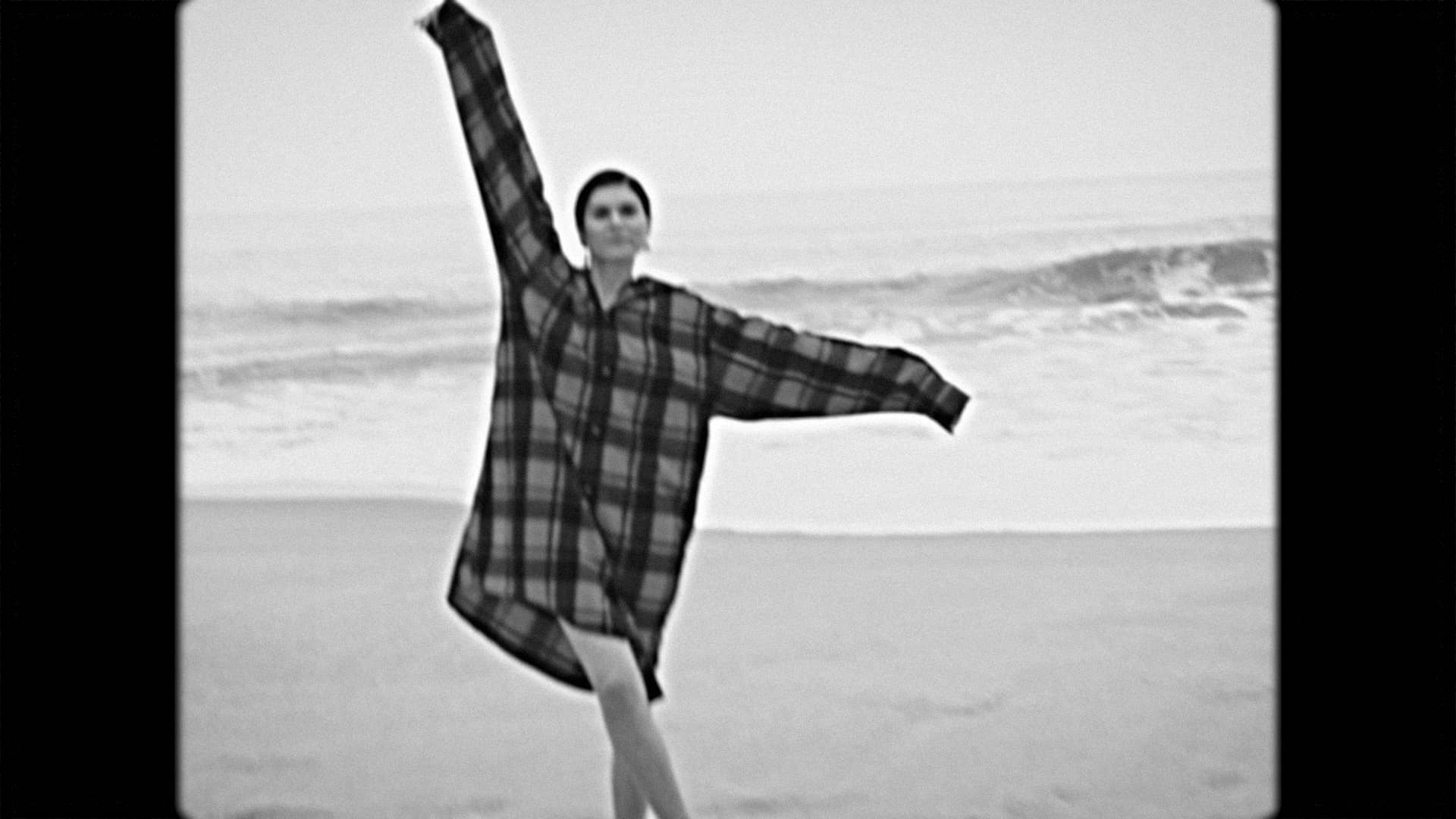 At the beach with Sónia Balacó - Editorial for maxima.pt on Vimeo