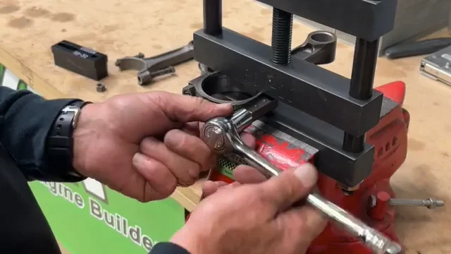 Using the Goodson Rod Clamping Vise on Vimeo