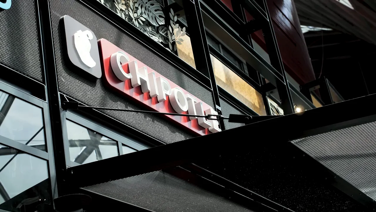 WITEFIELD x Chipotle – MyZeil Mietervorstellungen on Vimeo