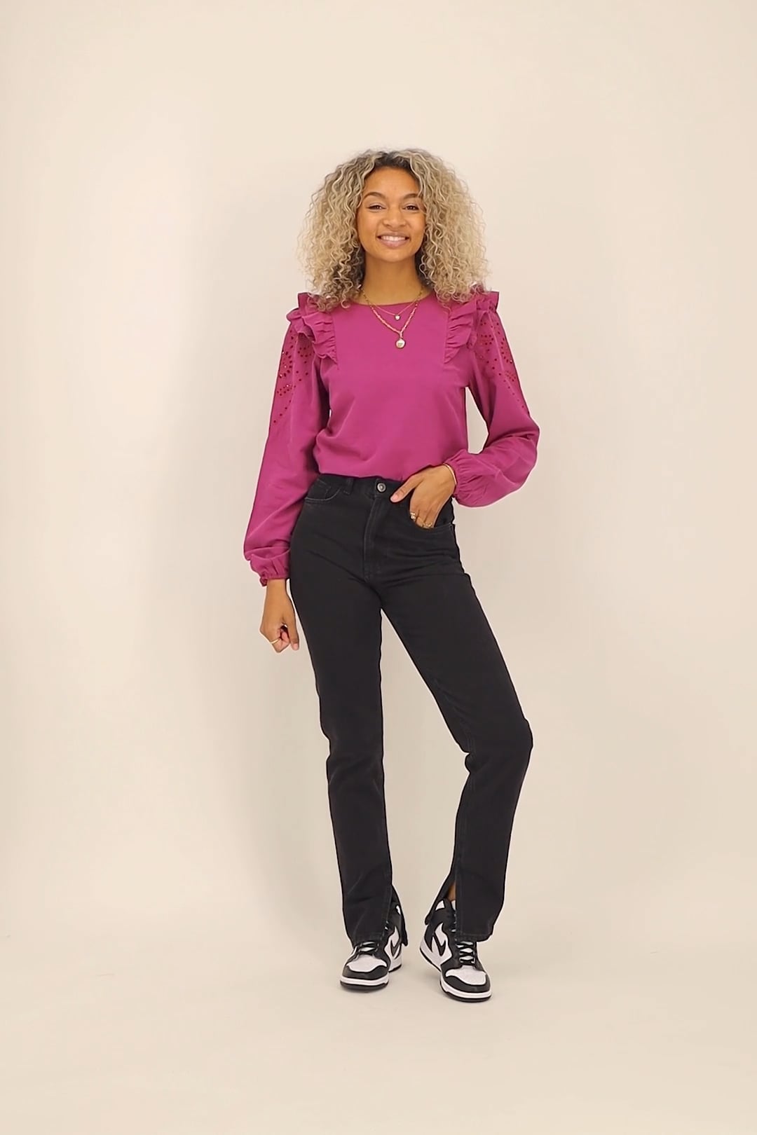 roze ruffle top-1080p-1 on Vimeo