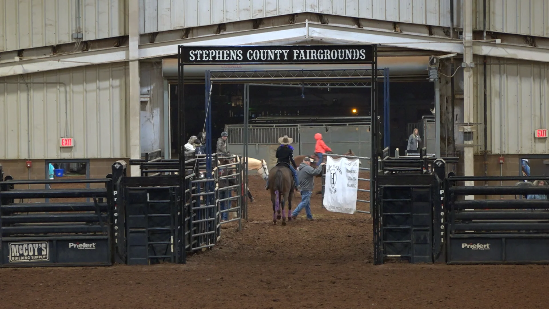 Baleigh Deal 2022 Josey Duncan Oklahoma Barrel Racing Clinic 1st Run on ...