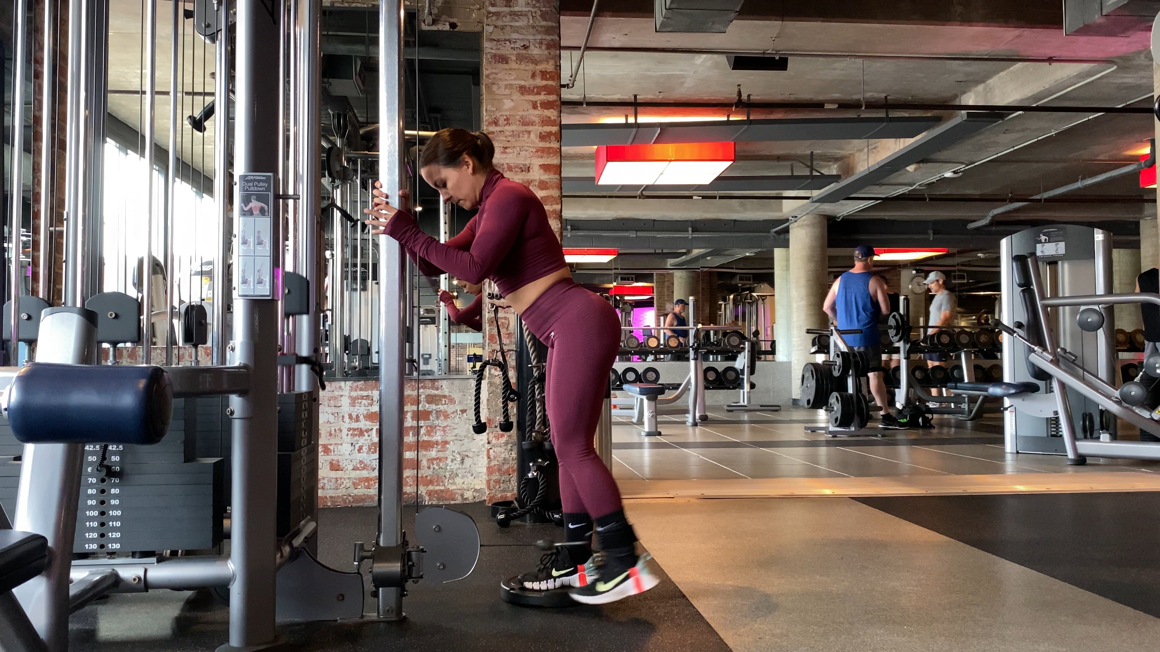 LEG CURL POLEA on Vimeo