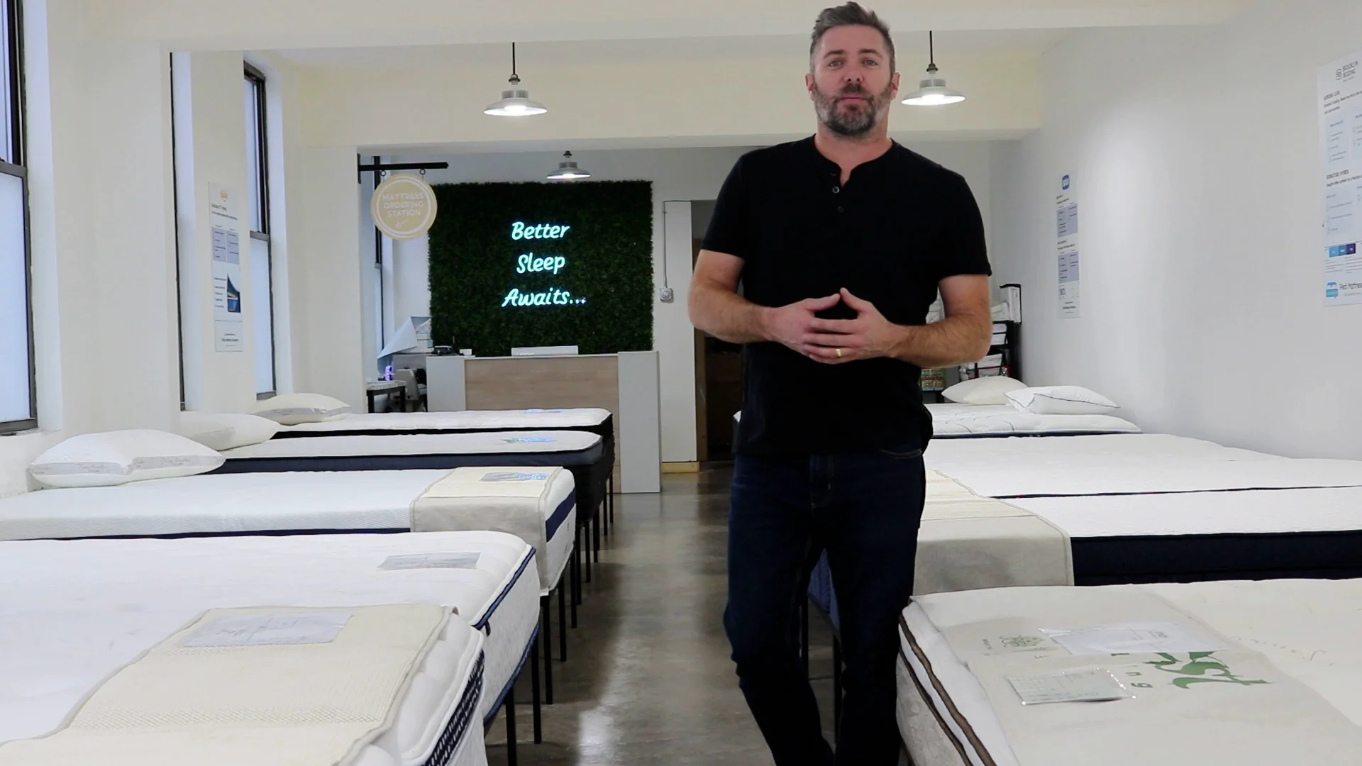 Online mattress showroom store