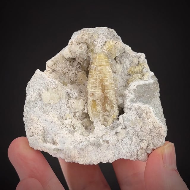 Weloganite, Dawsonite, Quartz - MIX18-71 - Francon Quarry - Canada ...