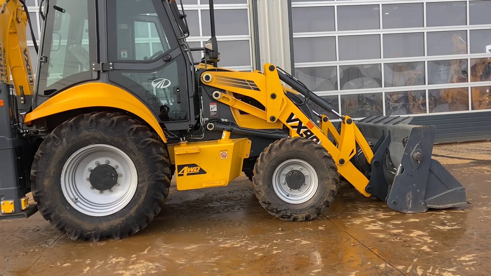 Mahindra VX90 - Leeds November 22 on Vimeo