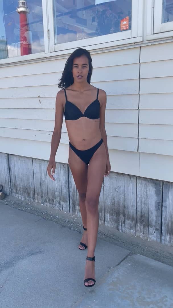 Naomi Bikini Pose on Vimeo