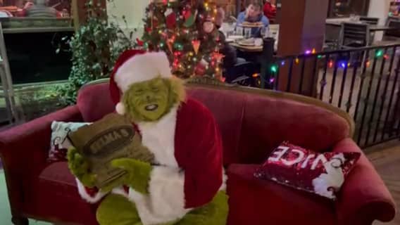 Grinch pizza.mov on Vimeo