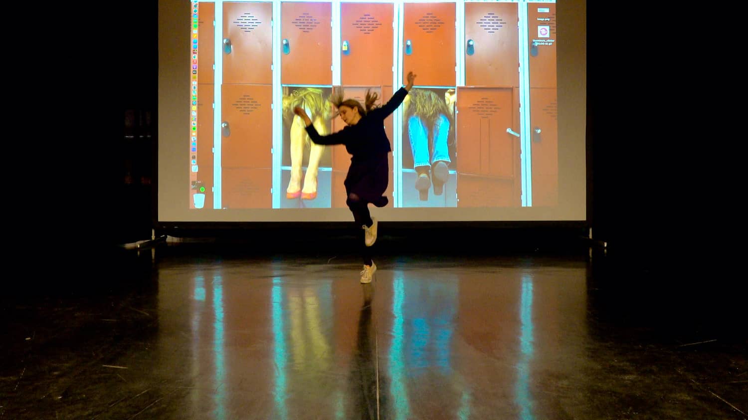 Une minute de danse par jour 07 12 2022/ danse 2885 (One Minute of ...