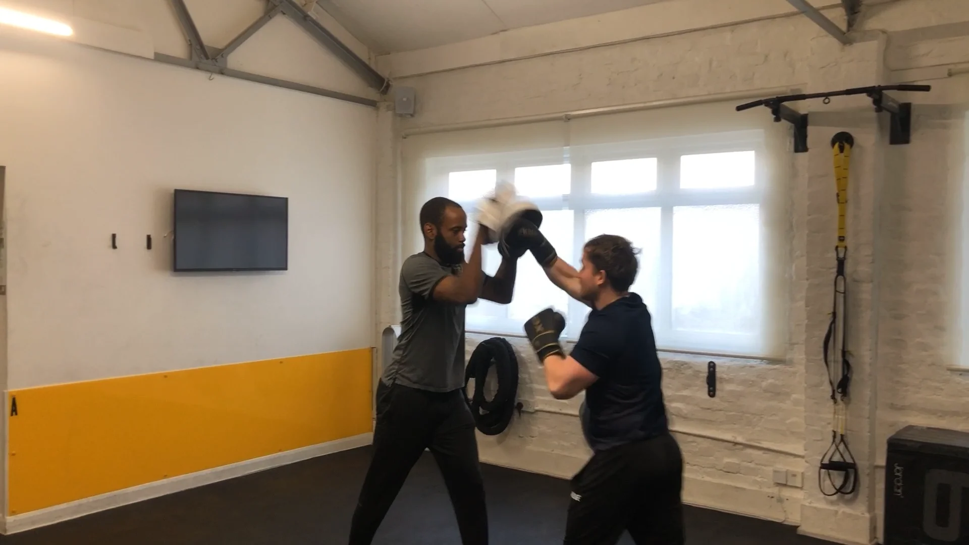 Boxing - 2-20 Overhead Pyramid on Vimeo