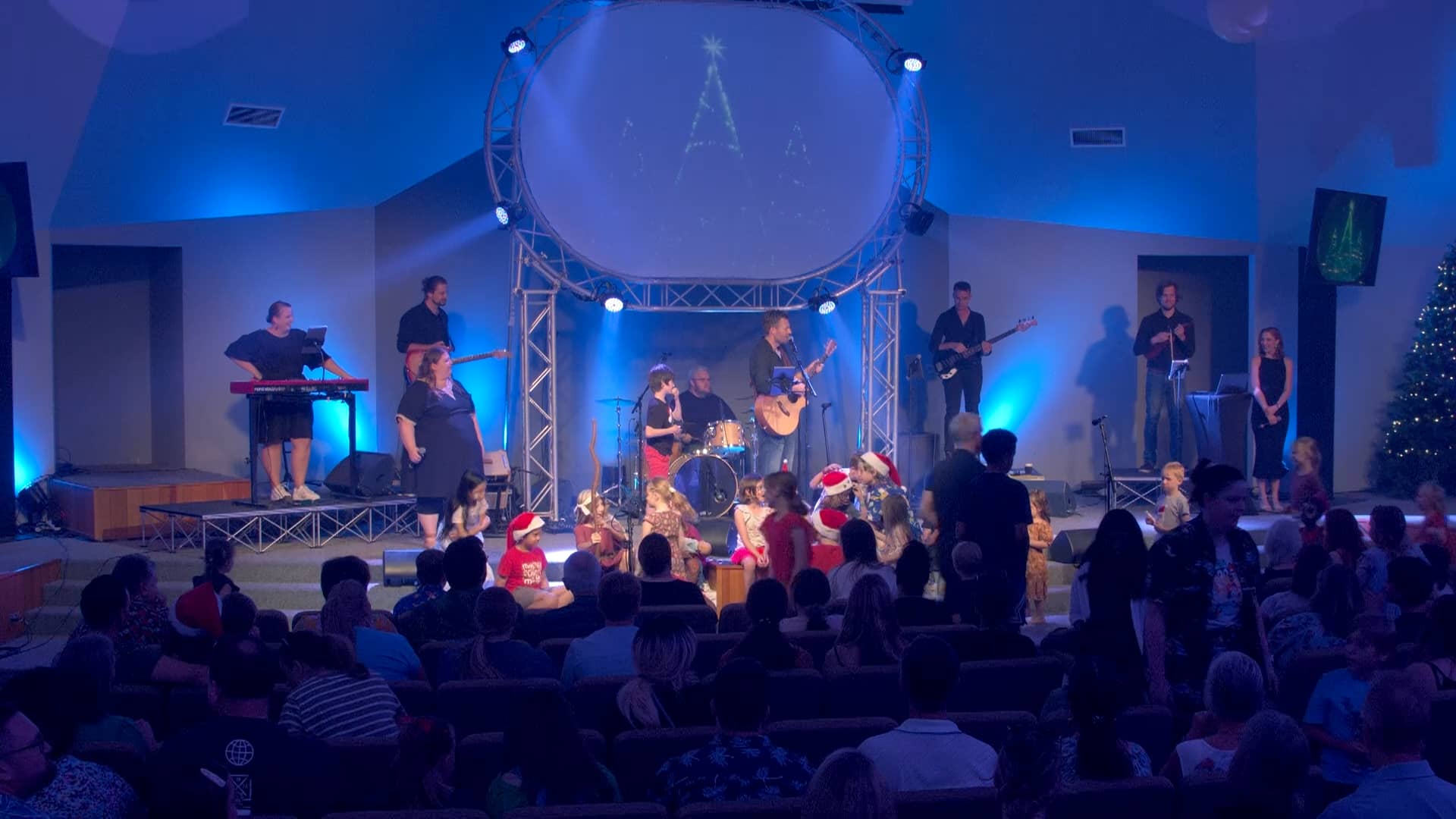 Jingle Bells/Santa Claus is Coming to Town (ft. Magnus Magnuson) on Vimeo