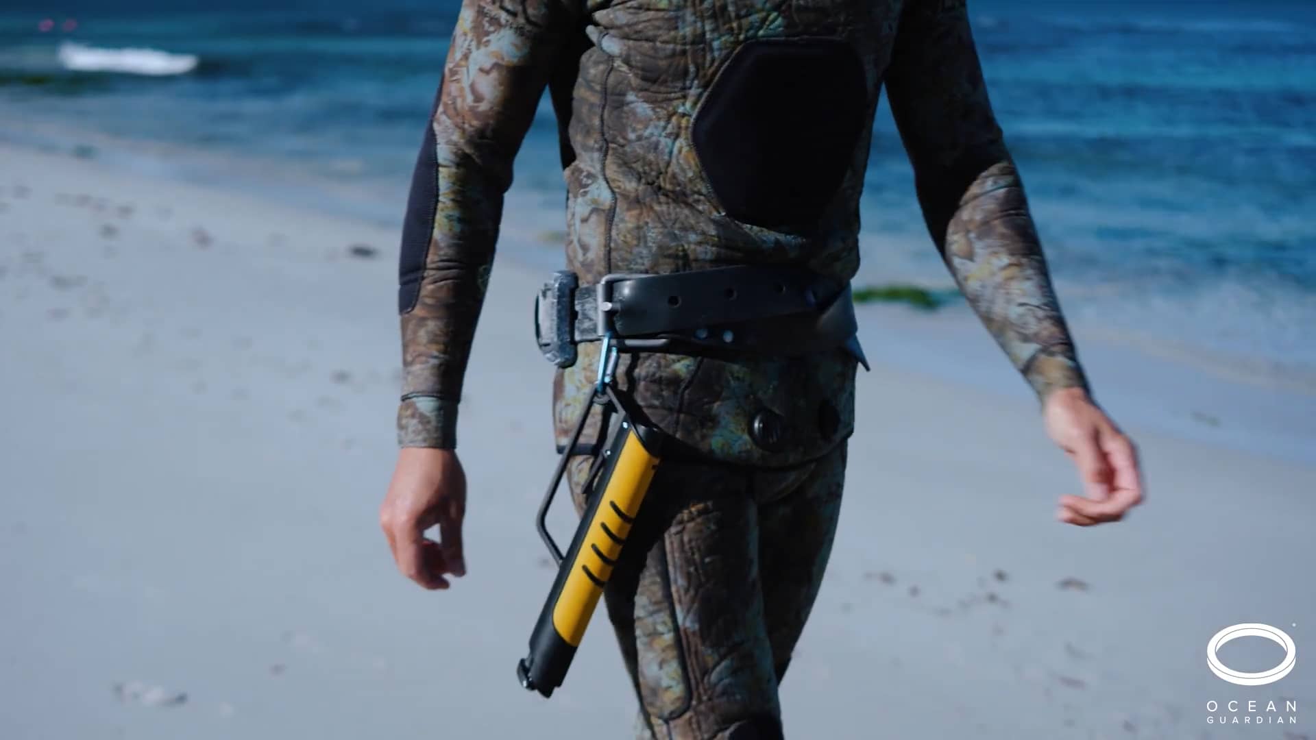 eSPEAR - The Worlds First Hand Held Electrical Shark Deterrent on Vimeo