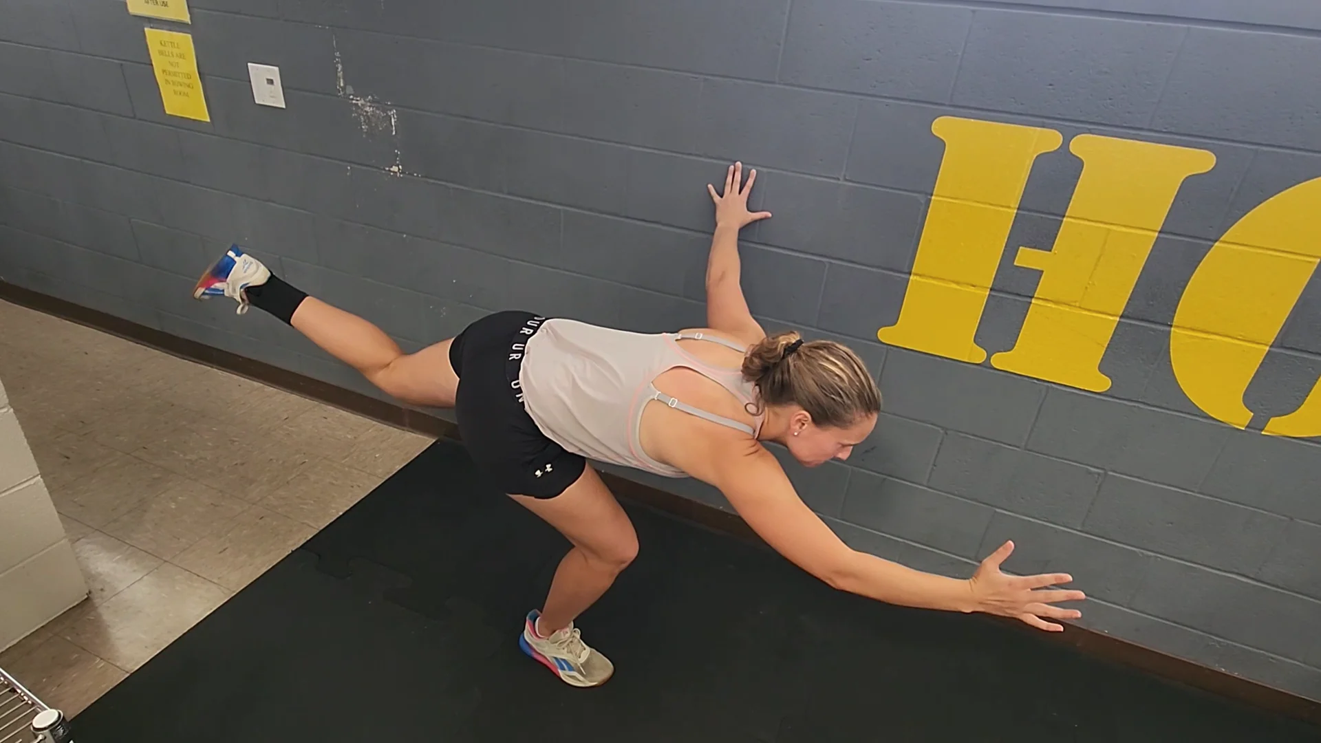 Hand assisted wall sldl