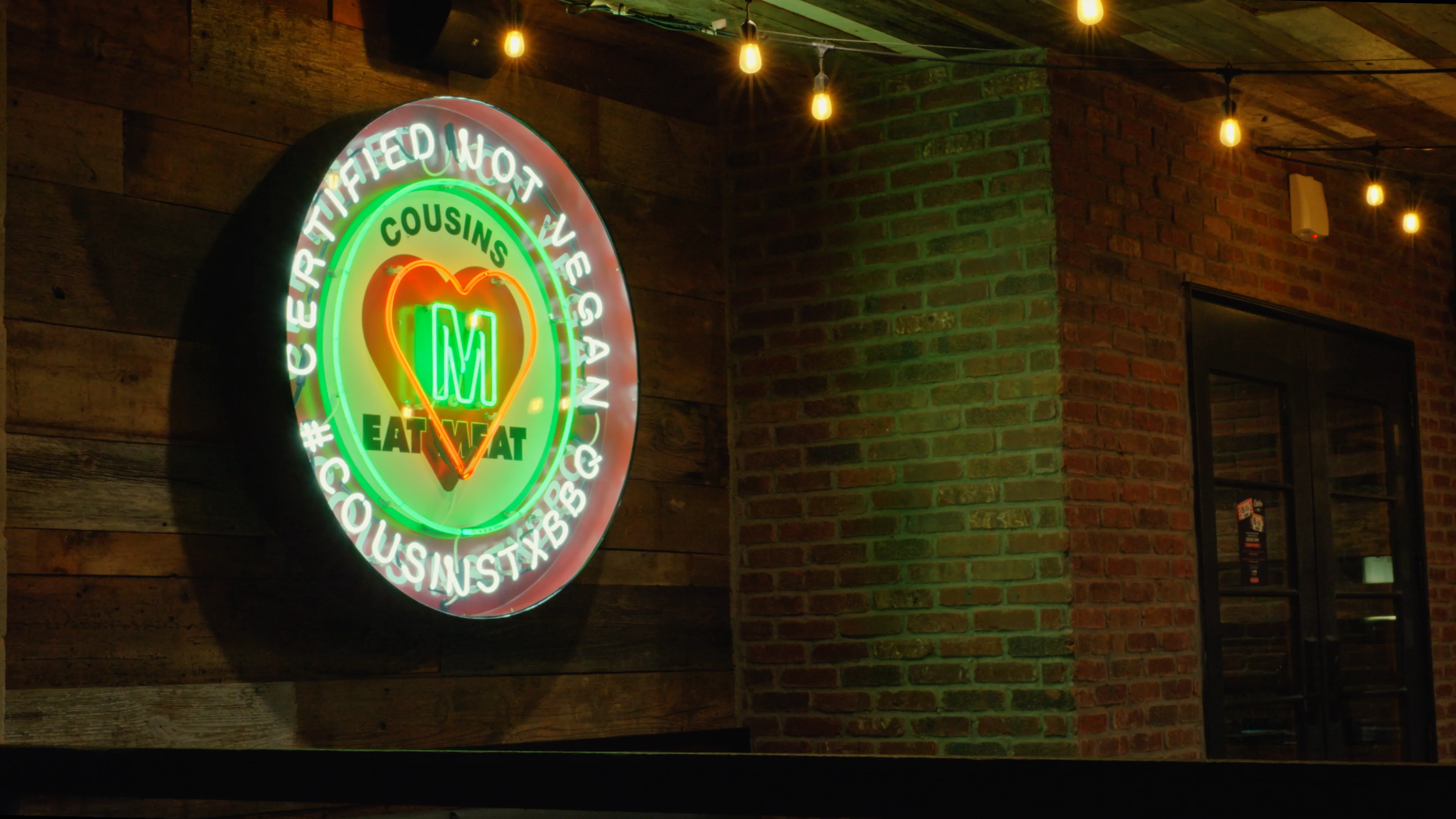 V1-0016_Cousins913297 on Vimeo