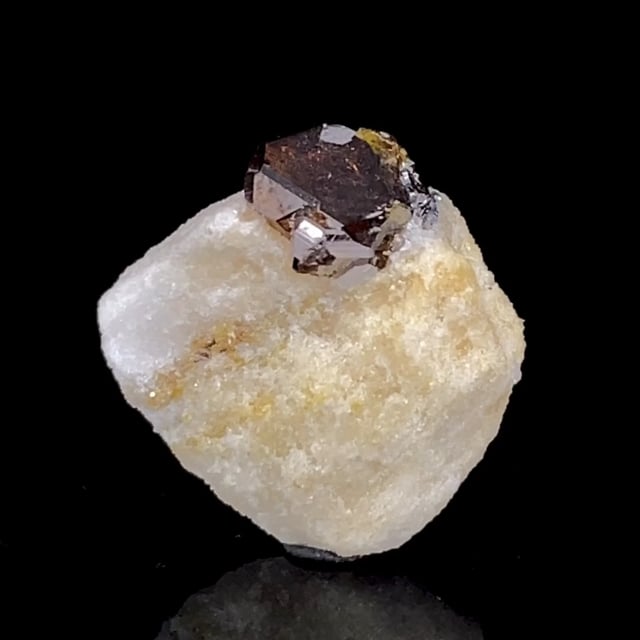 Sphalerite (GEM crystals) on Dolomite | Lengenbach Quarry, Fäld, Binn ...