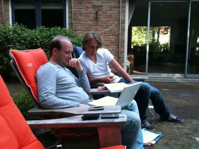 Rogier en Kevin in de tuin on Vimeo