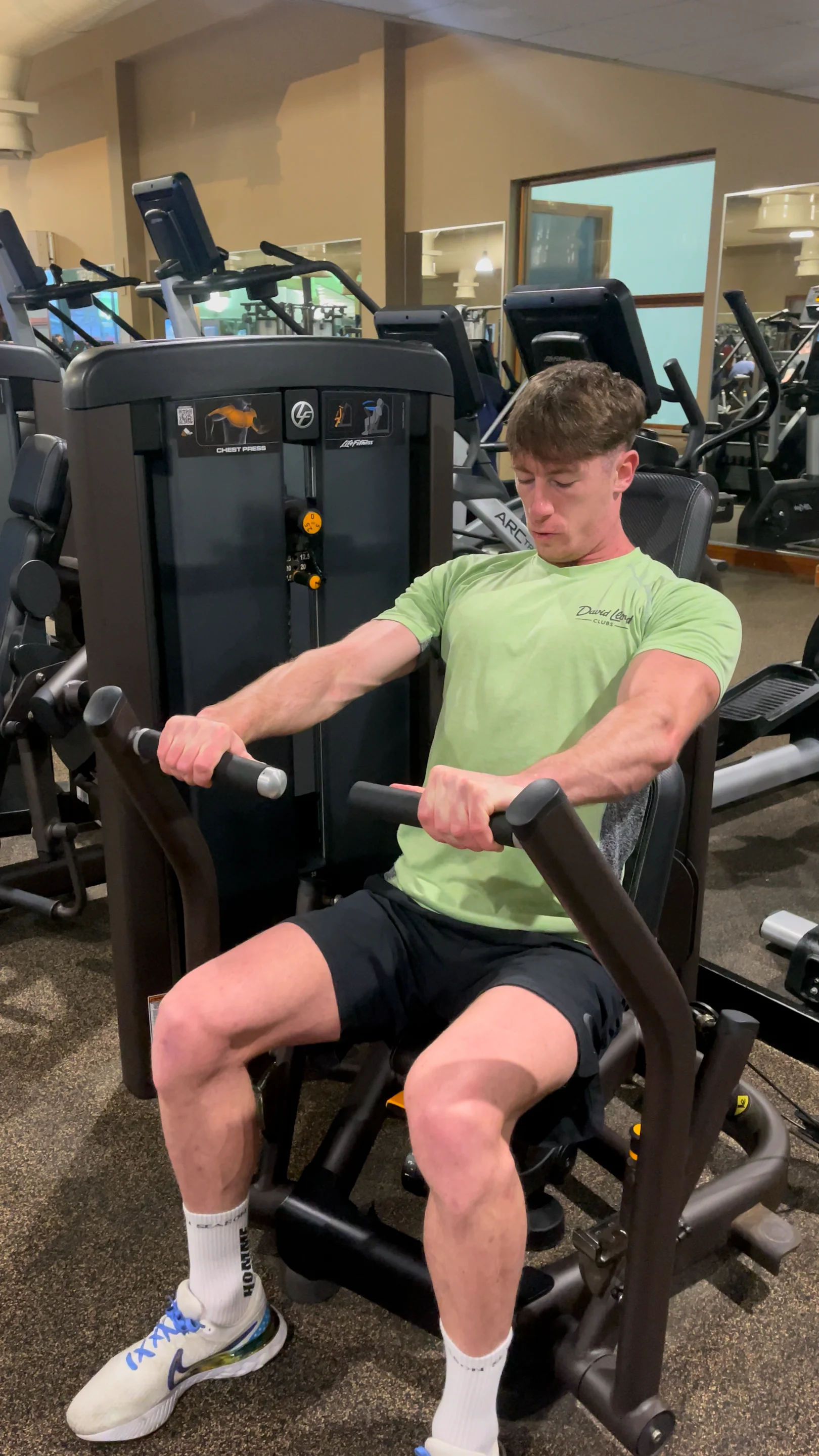 CHEST PRESS MACHINE.MOV on Vimeo