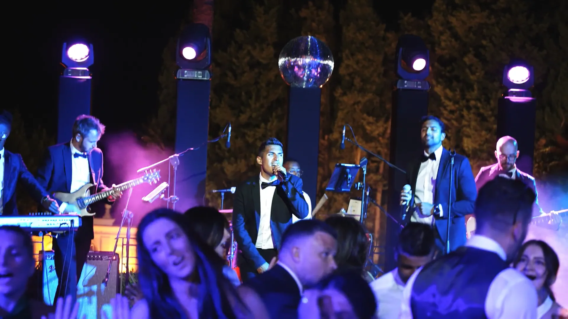 Courtier Music - Villa Miani Rome gig - Usher - Dj Got Us Fallin in ...