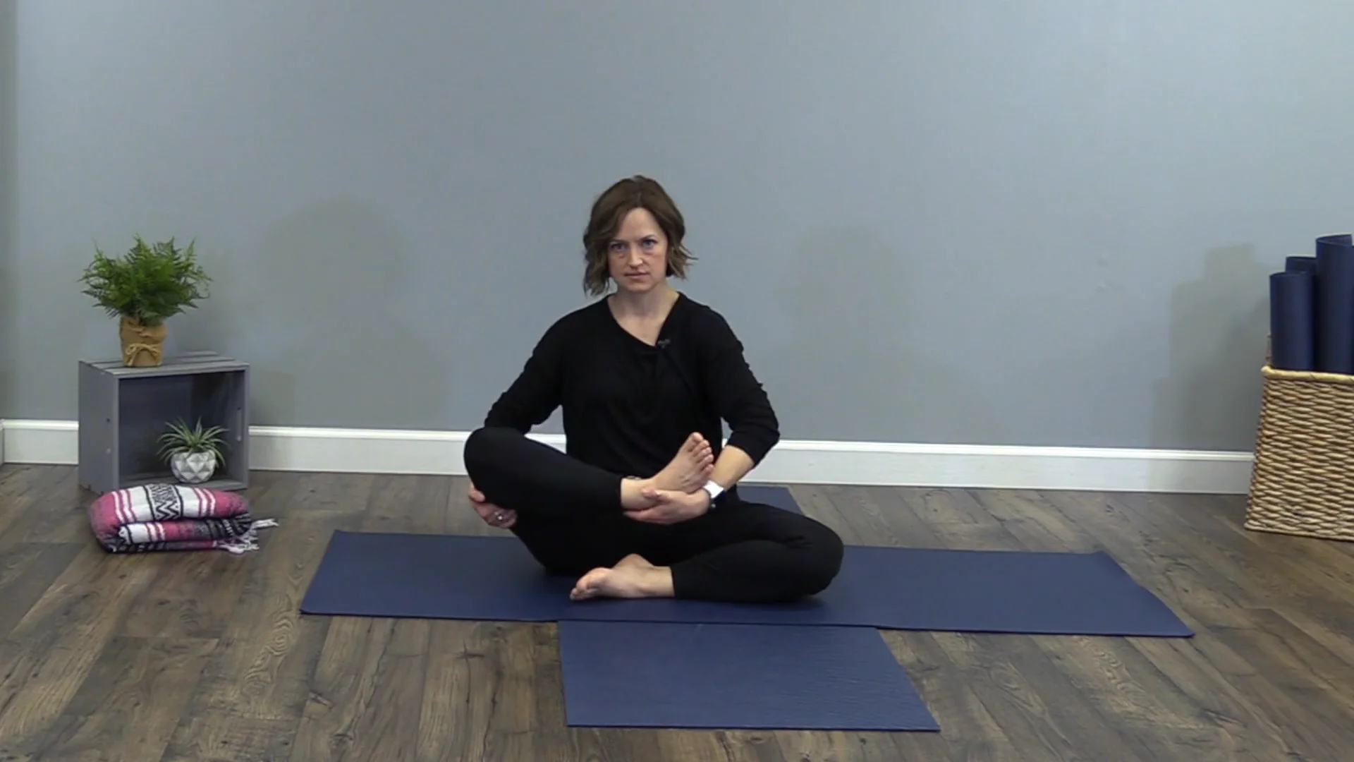 All Bridget Yoga - 25 Minute Full Body Balancing Yoga with Bridget on Vimeo