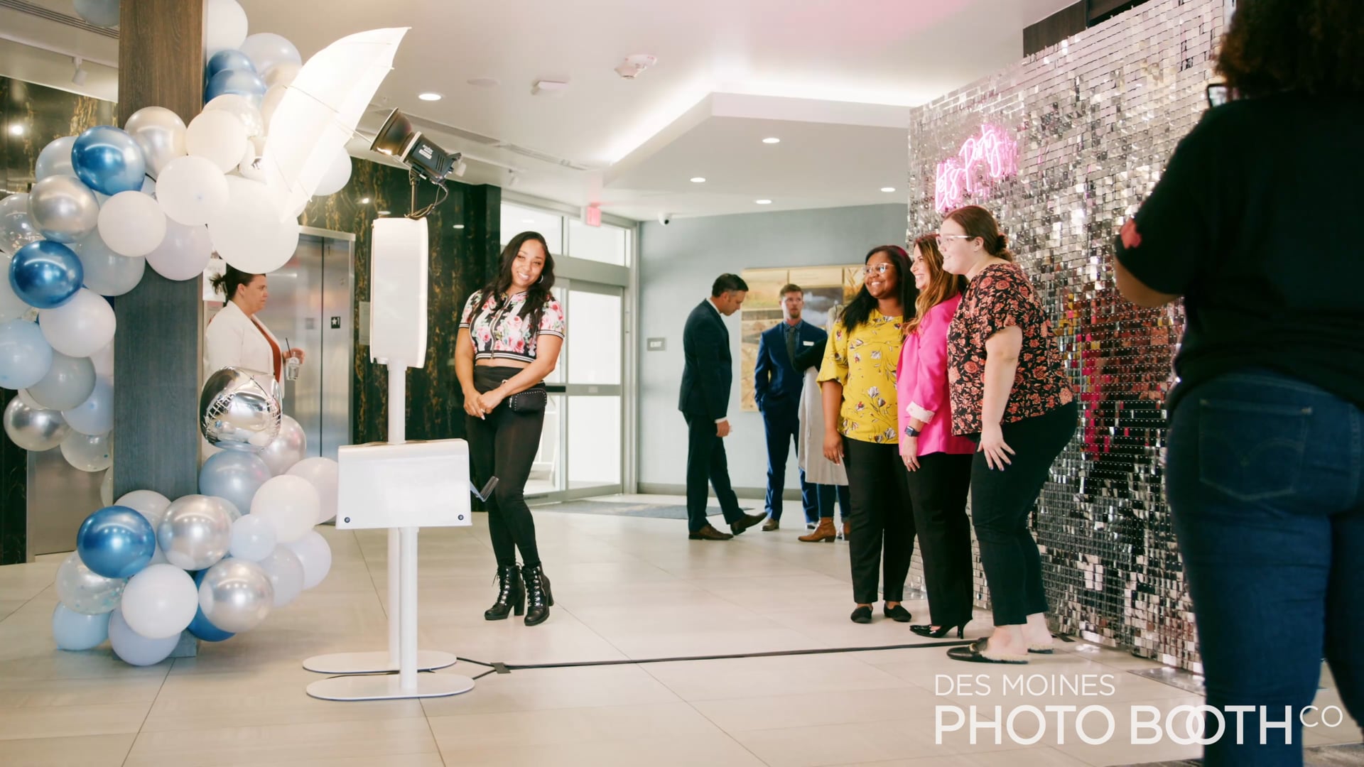 Photo Booth Rental - Des Moines Photobooth Company - Des Moines, Iowa
