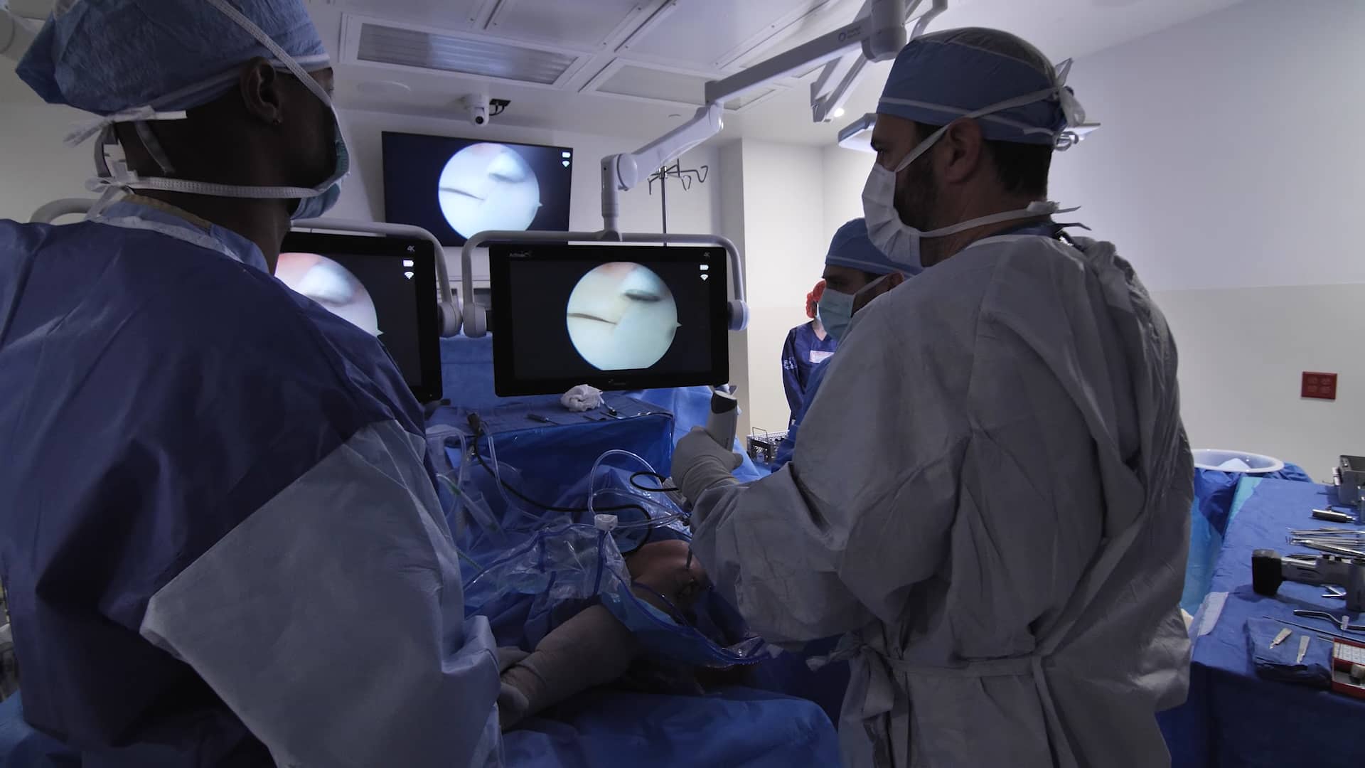 Univ Hospitals (CLE): Dr. Voos and Dr. Calcei, ACL Graft Using ...