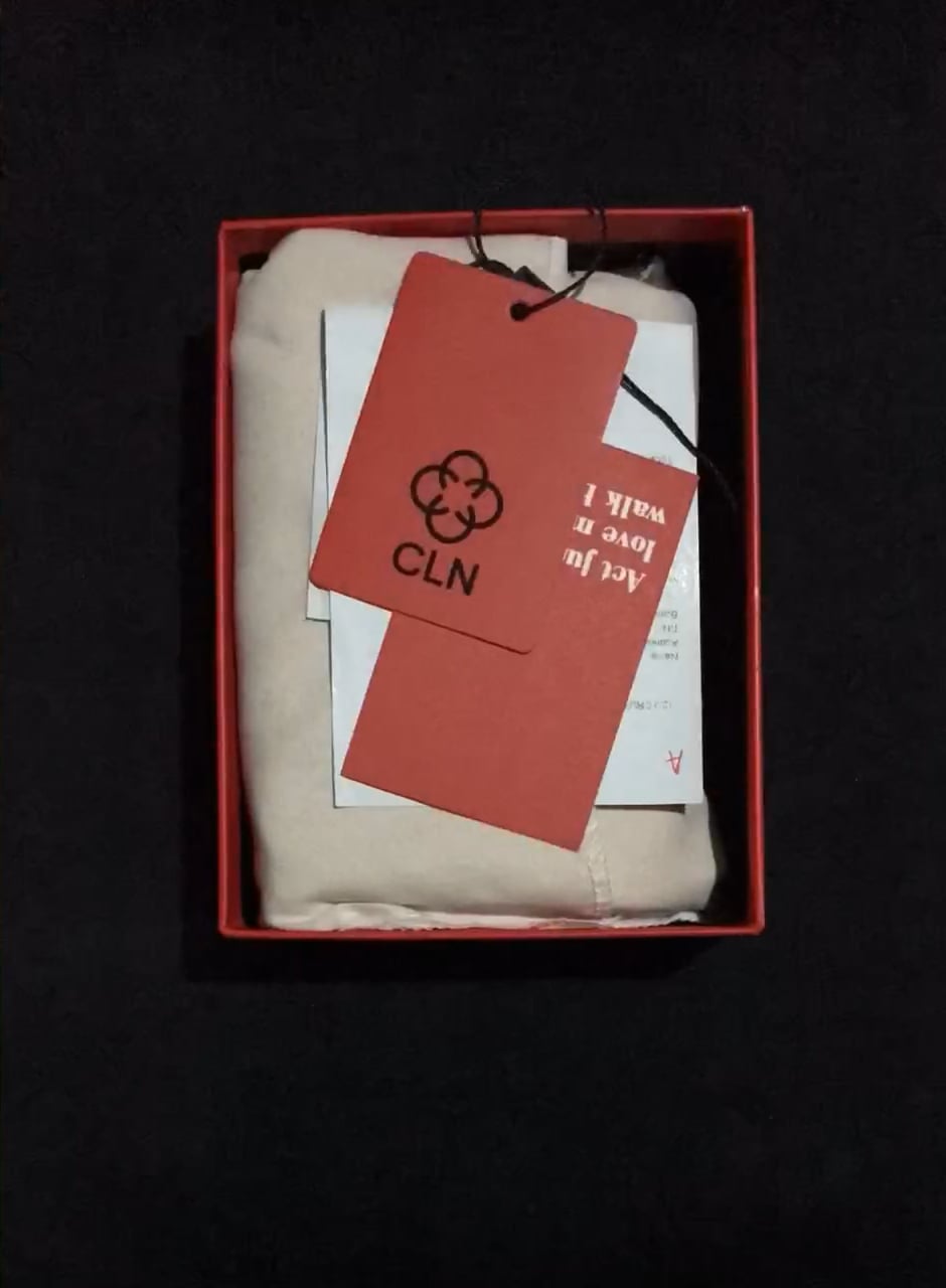 Calanthe Wallet on Vimeo