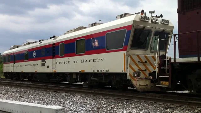 Federal Railroad Administration inspection car DOTX 217 on Vimeo