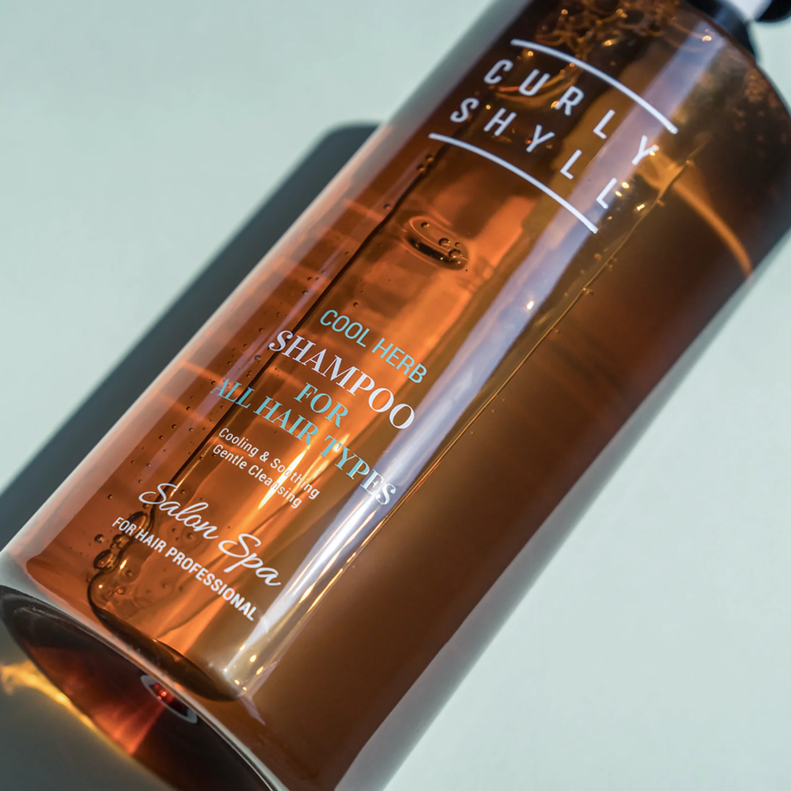 살롱스파 - 쿨 허브&딥 모이스처 샴푸 [COOL HERB & DEEP MOISTURE SHAMPOO] on Vimeo