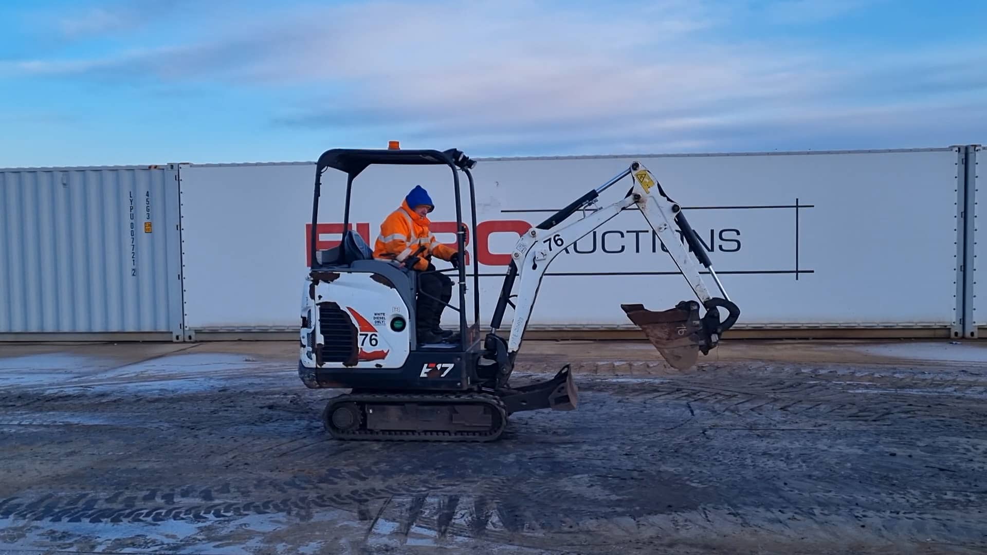 Bobcat E17 - Leeds January 23 on Vimeo