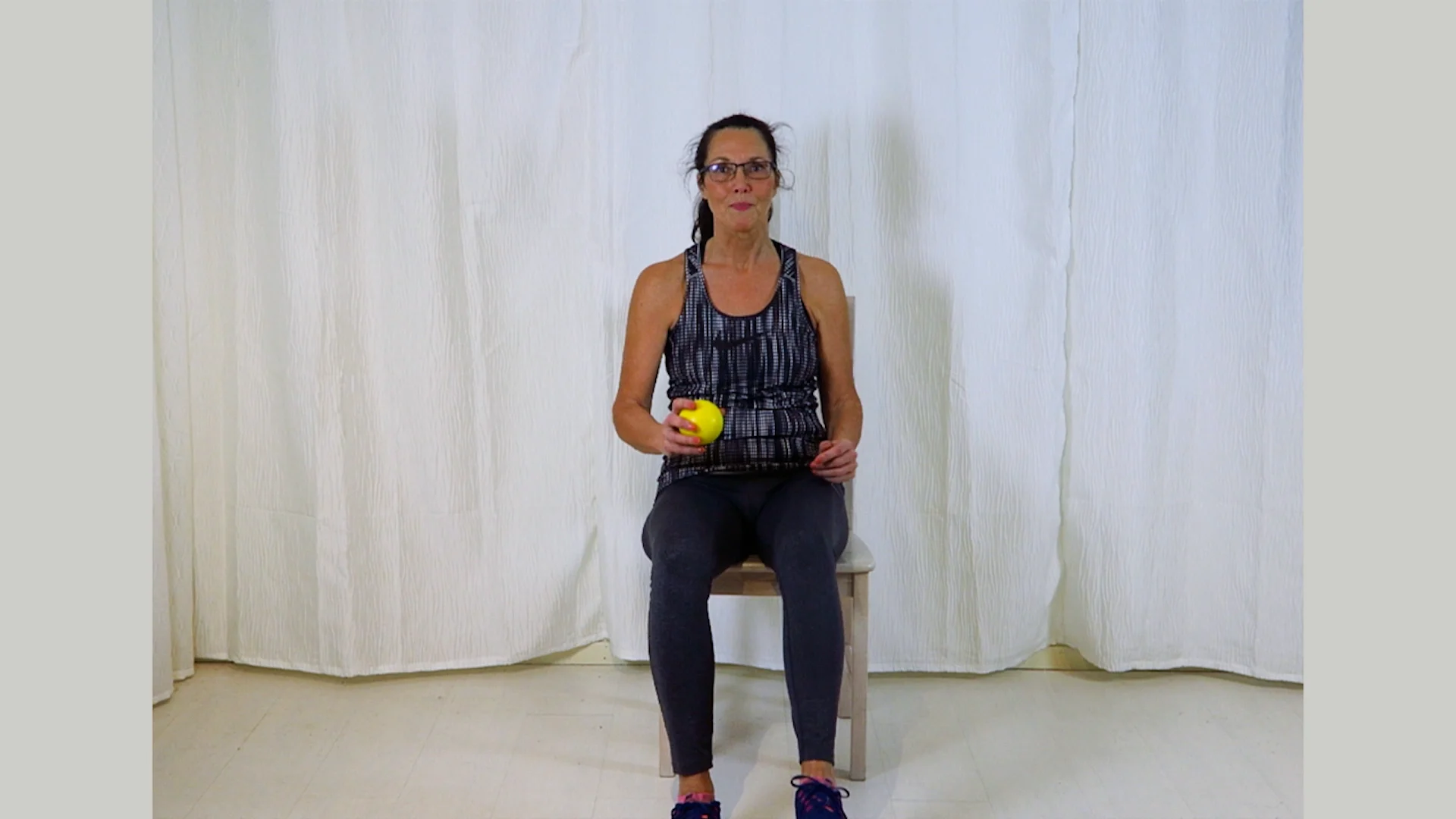 2019 70+ Sittgympa med liten boll låt 05 RF on Vimeo