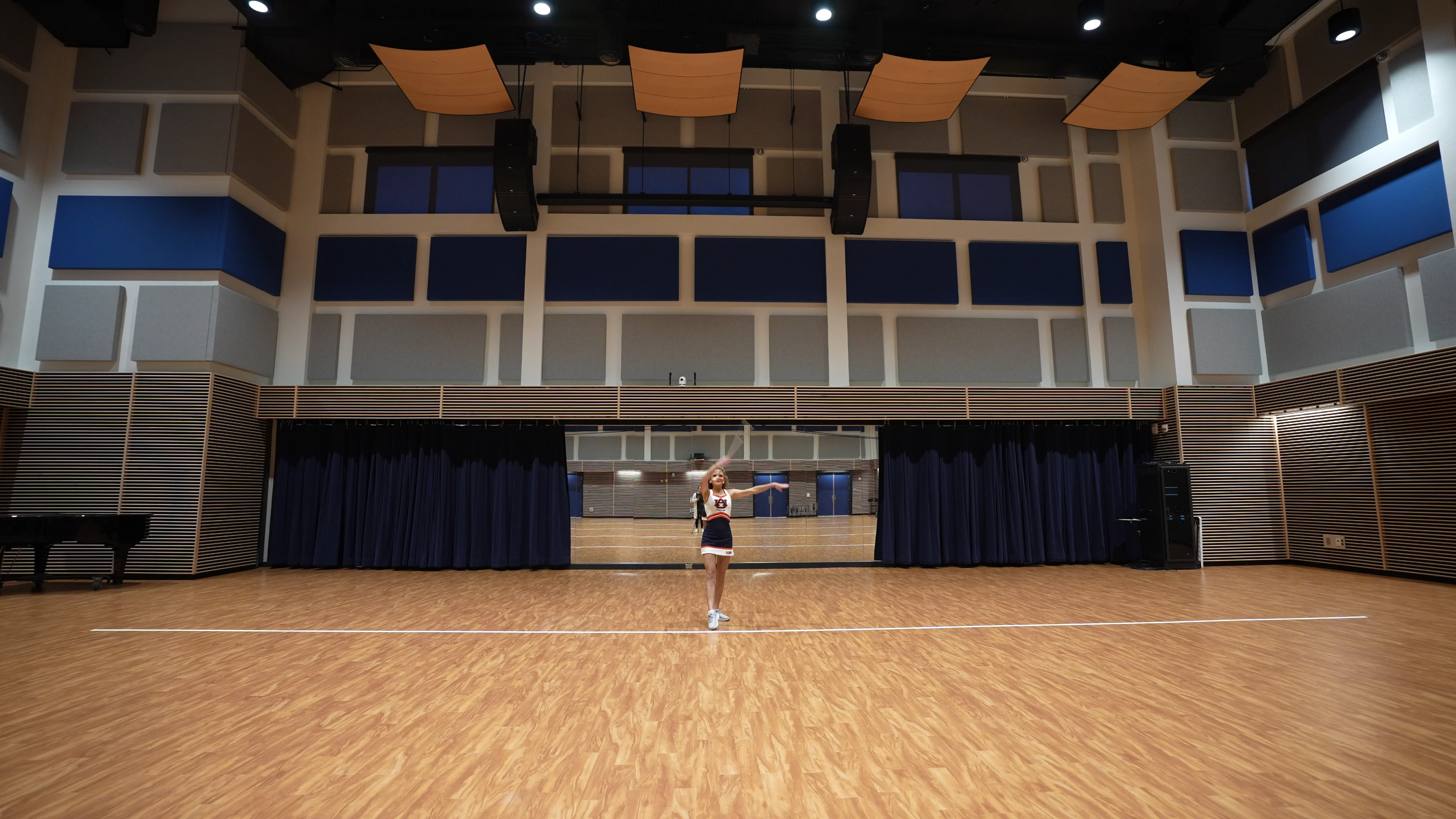 Majorette: Front Cartwheel Right