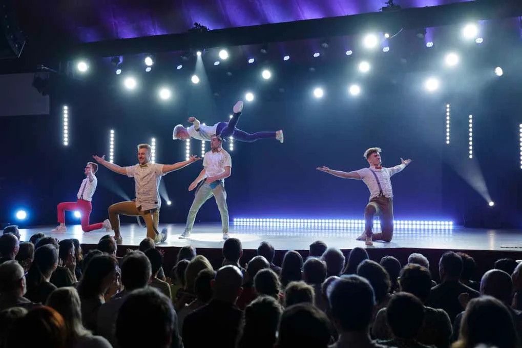 Swinging Breakdance - Young Stage Full Show - DDC Breakdancer on Vimeo