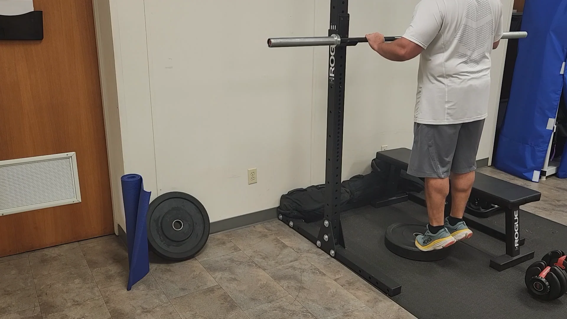 Forefoot elevated DL calf raises on Vimeo