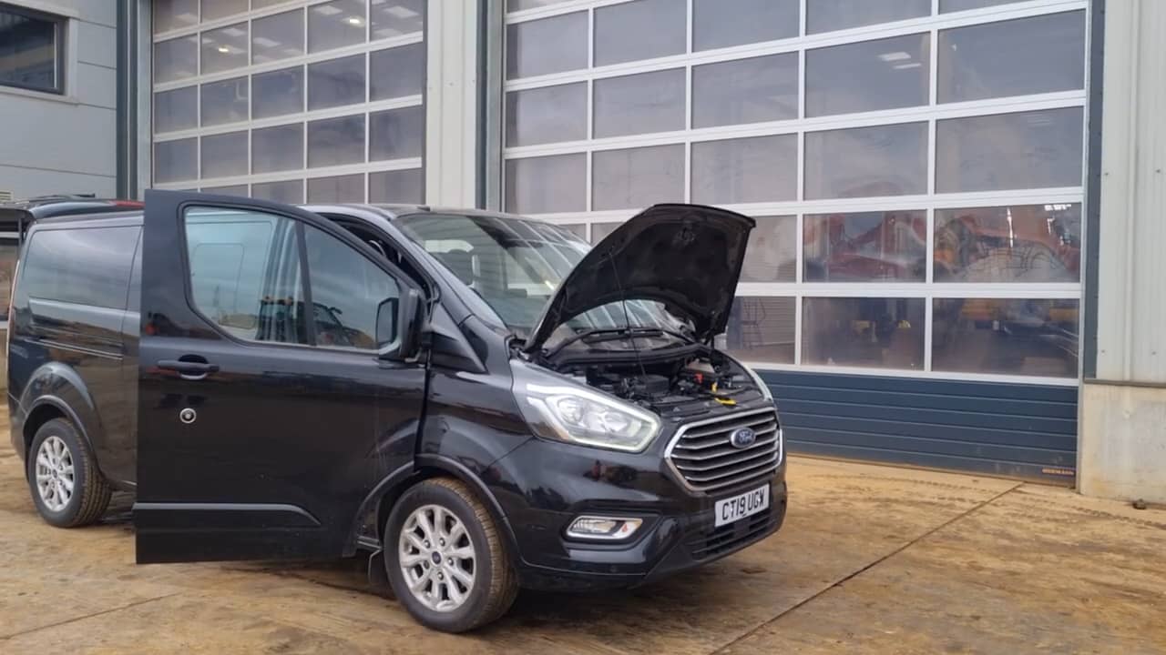 Ford Tourneo Custom 310 T-Nium Van - Leeds January 23 on Vimeo