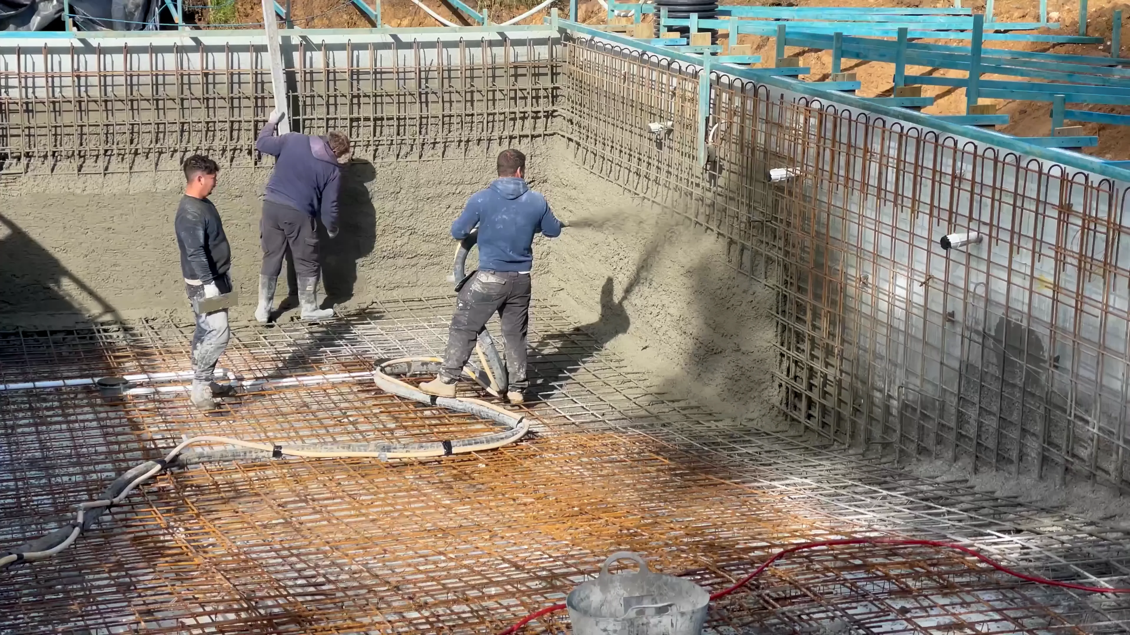 Opulent Pools - Shotcrete forming the surfaces of this luxury swimming ...