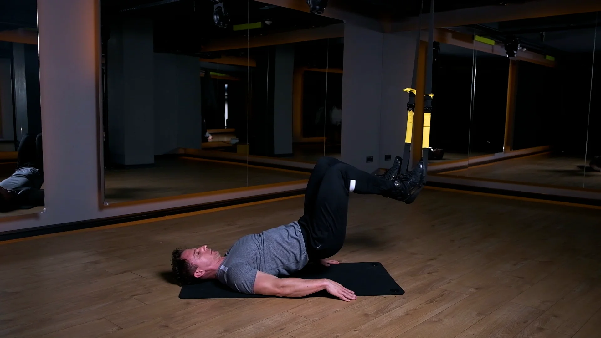 Suspension Trainer Hamstrings Curl