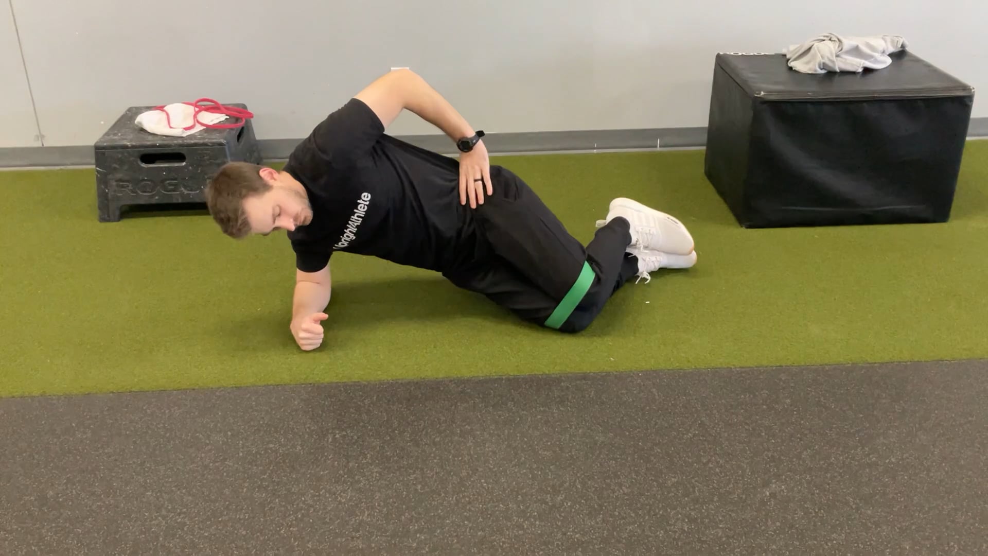 Side plank with banded clamshell. on Vimeo