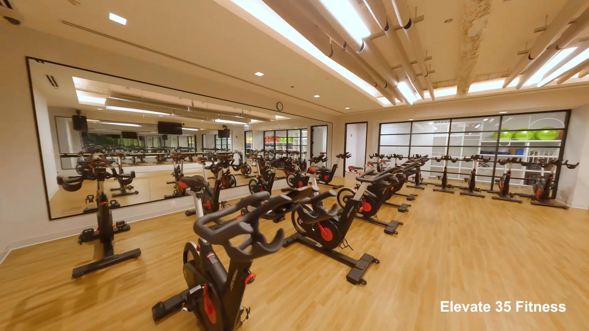 35 W Wacker Dr, Chicago, IL - Full Tour on Vimeo