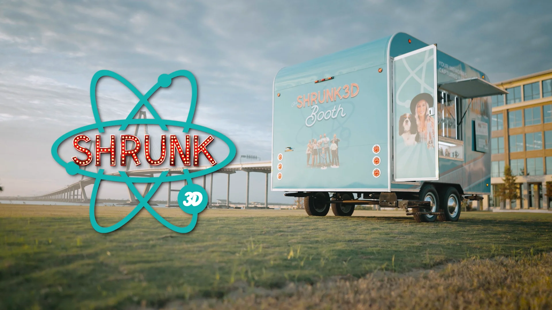 How does the Shrunk 3D booth work?