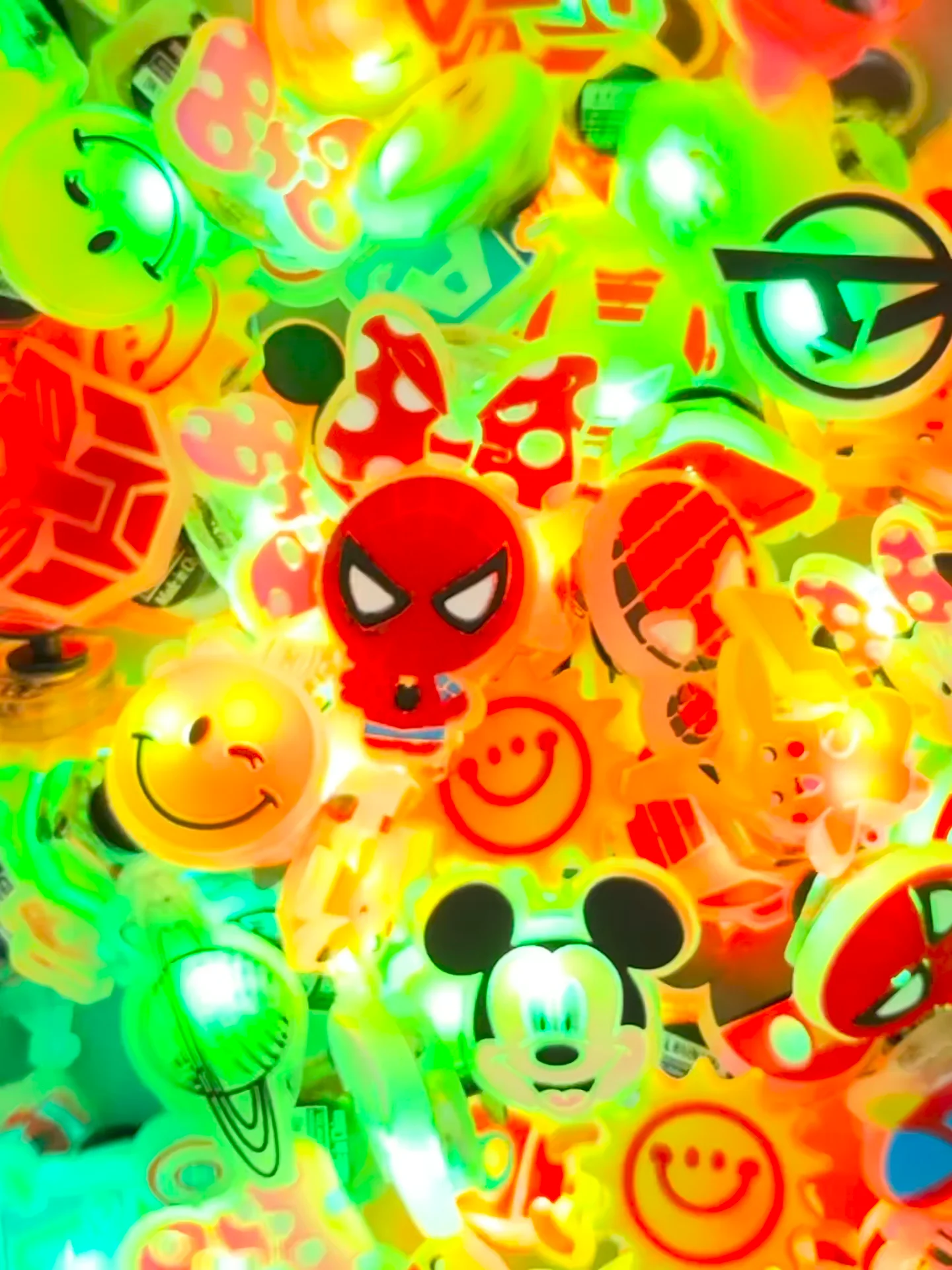 L.E.D Light Up Charms on Vimeo