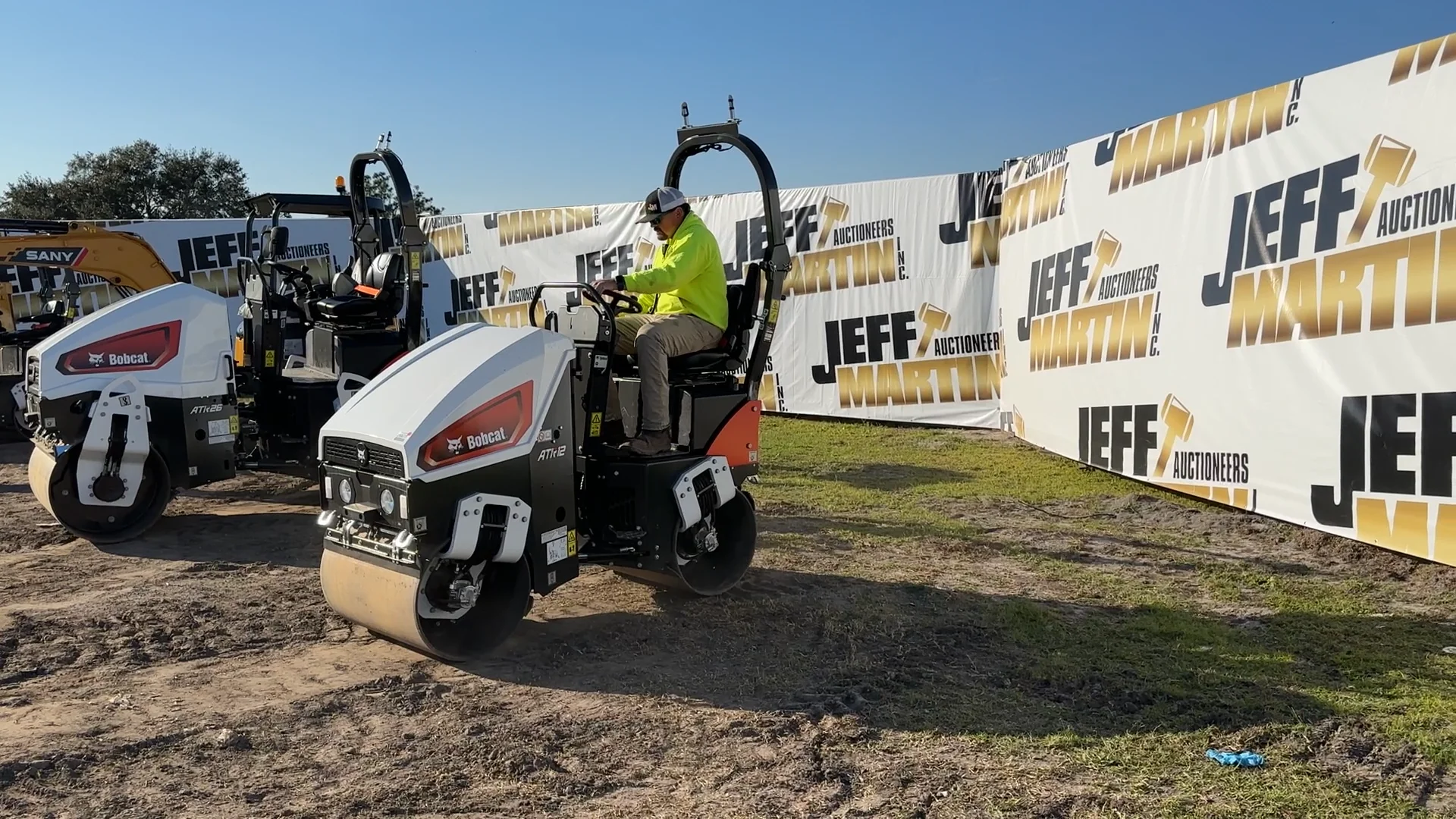 BOBCAT ATR12 TANDEM VIBRATORY ROLLER SN B5F53032665